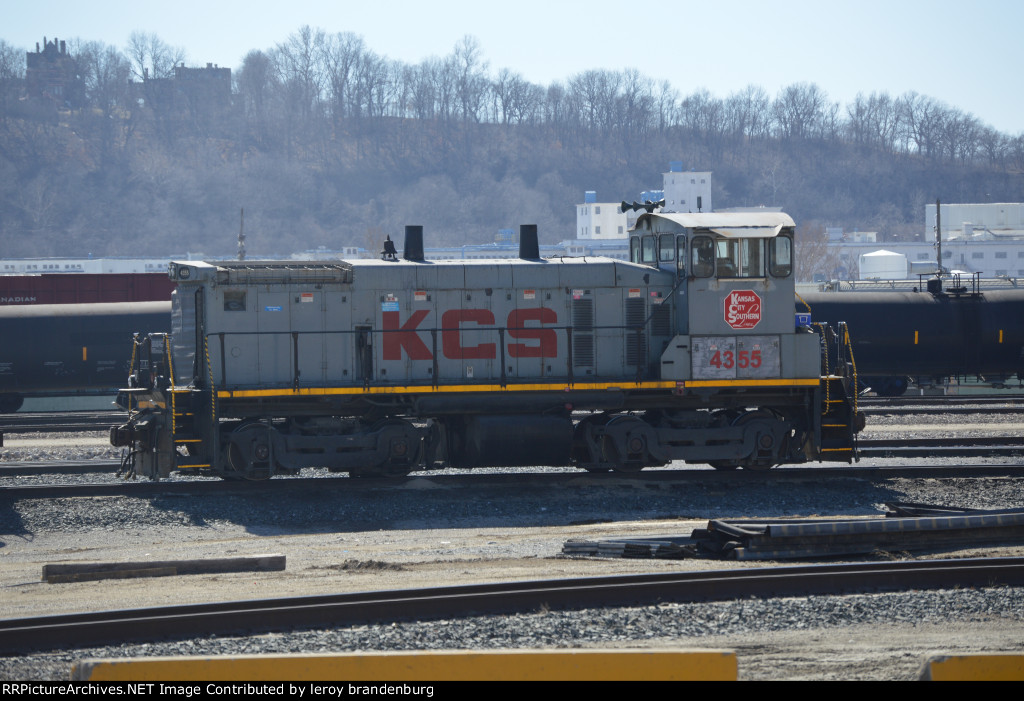 KCS 4355 at knoche yard